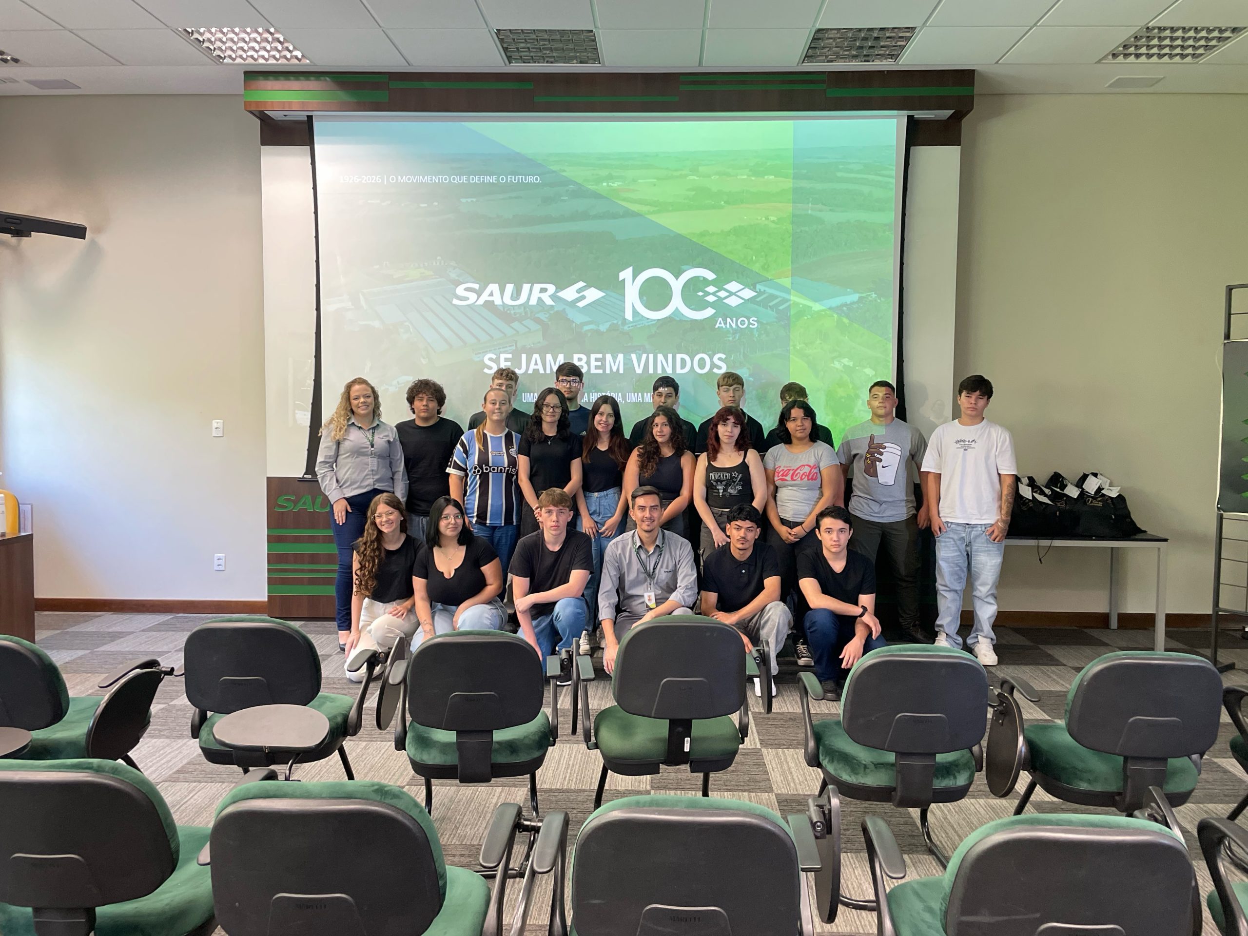 Jovens Aprendizes iniciam etapa de formação profissional - Saur